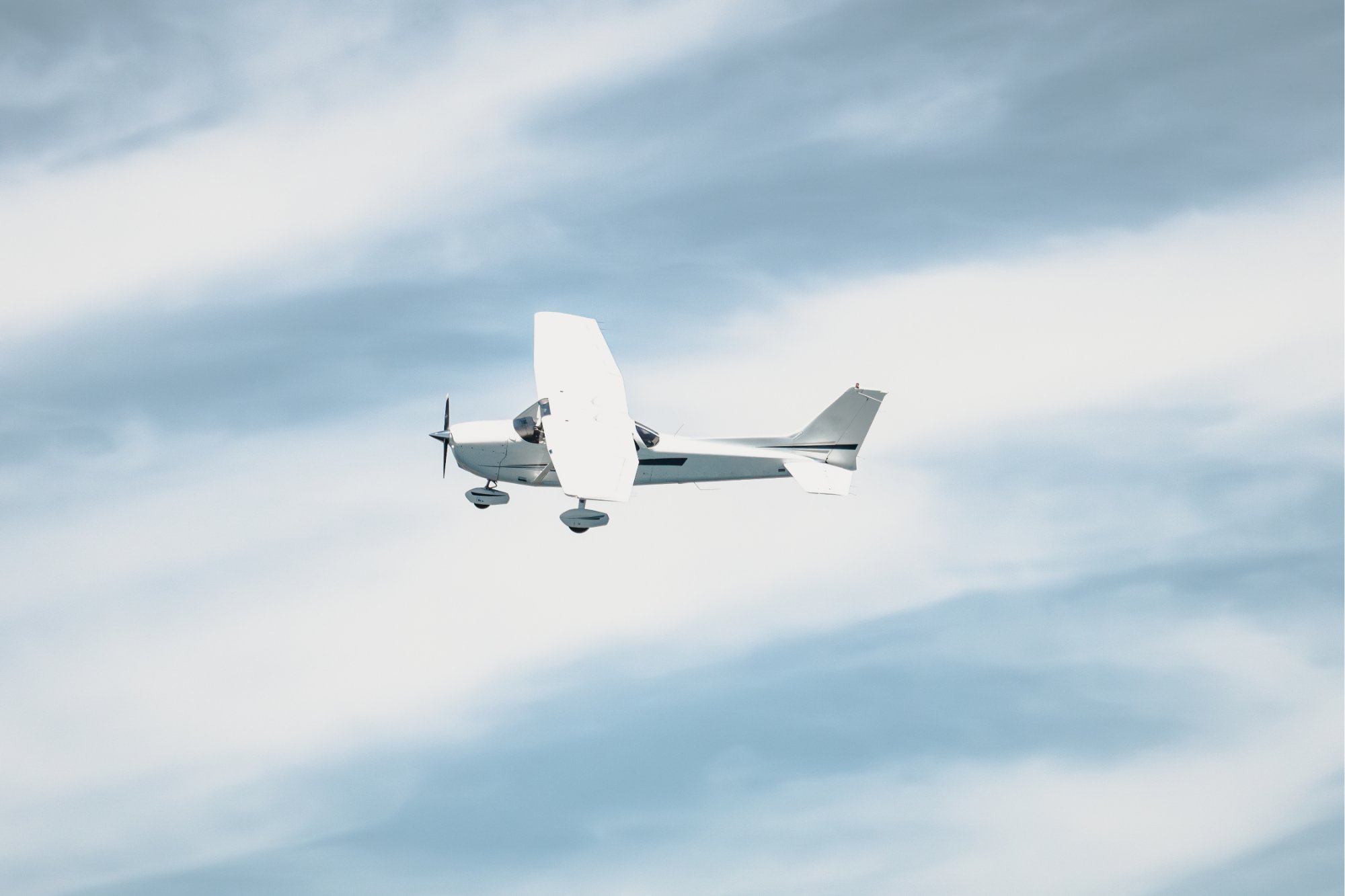 U.S. Pilot Statistics 2025 | FAA Civil Airmen Data Hub — Skyfarer Academy